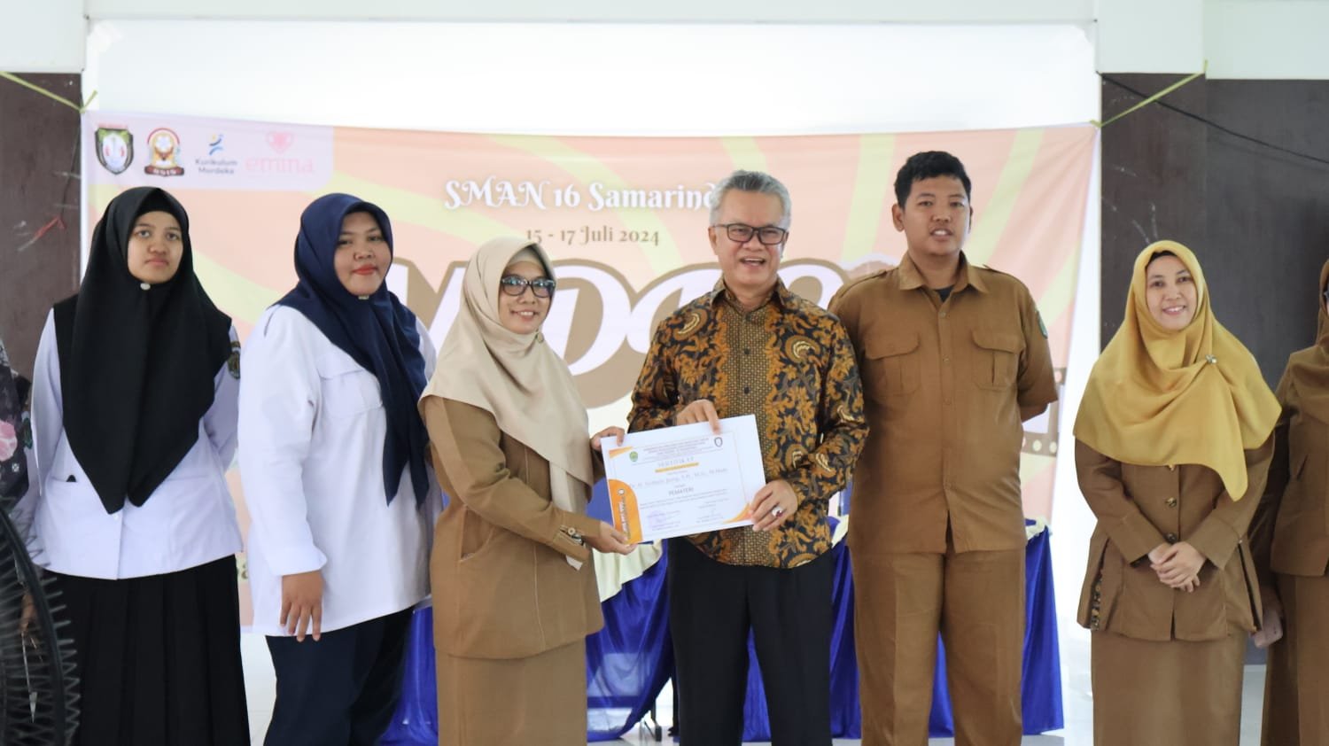 Hari Pertama MPLS, Dosen UWGM Isi Materi Pendidikan Karakter di SMAN 16 ...