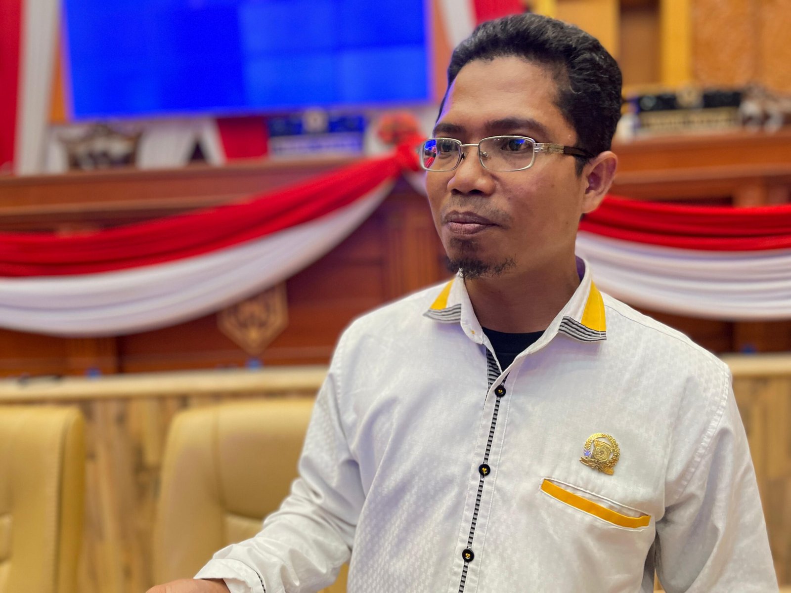 Ismail Latisi Prihatin Melihat Gaji Guru Rendah - National Media Nusantara